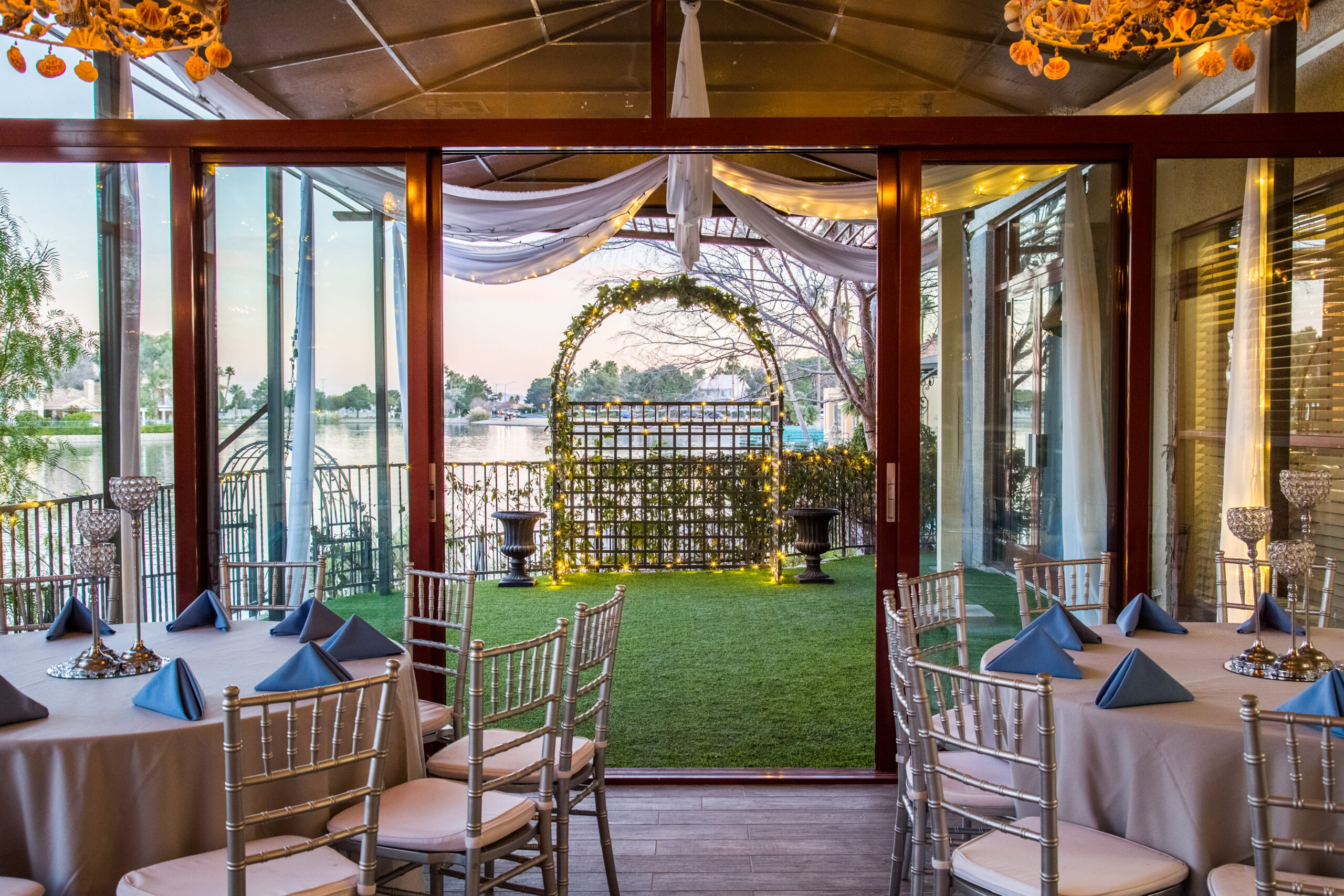 All-Inclusive vs. Non-Inclusive Weddings: Lakeside Guide